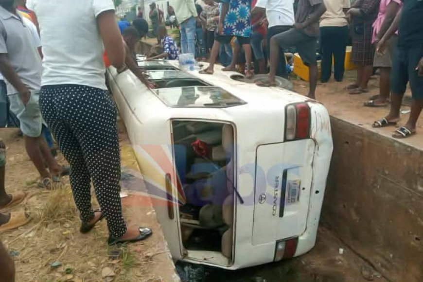 Double Tragedy: Coaster Bus Crashes, Kills Man Heading to a Burial ...